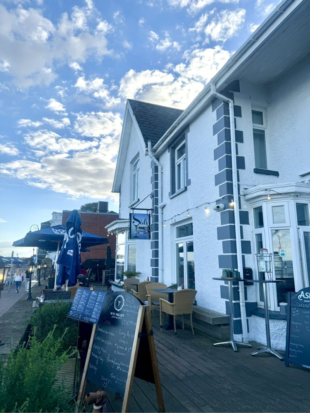 Contact - Sids Restaurant and Bar With Rooms